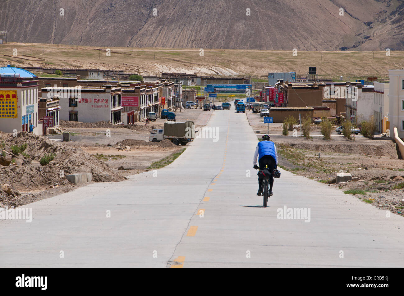 The town of Tingri on the Friendship Highway, Tibet, Asia Stock Photo ...