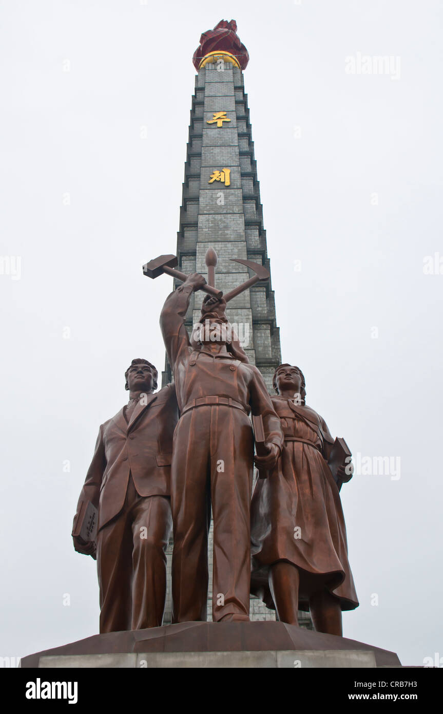 Statue pyongyang hi-res stock photography and images - Alamy