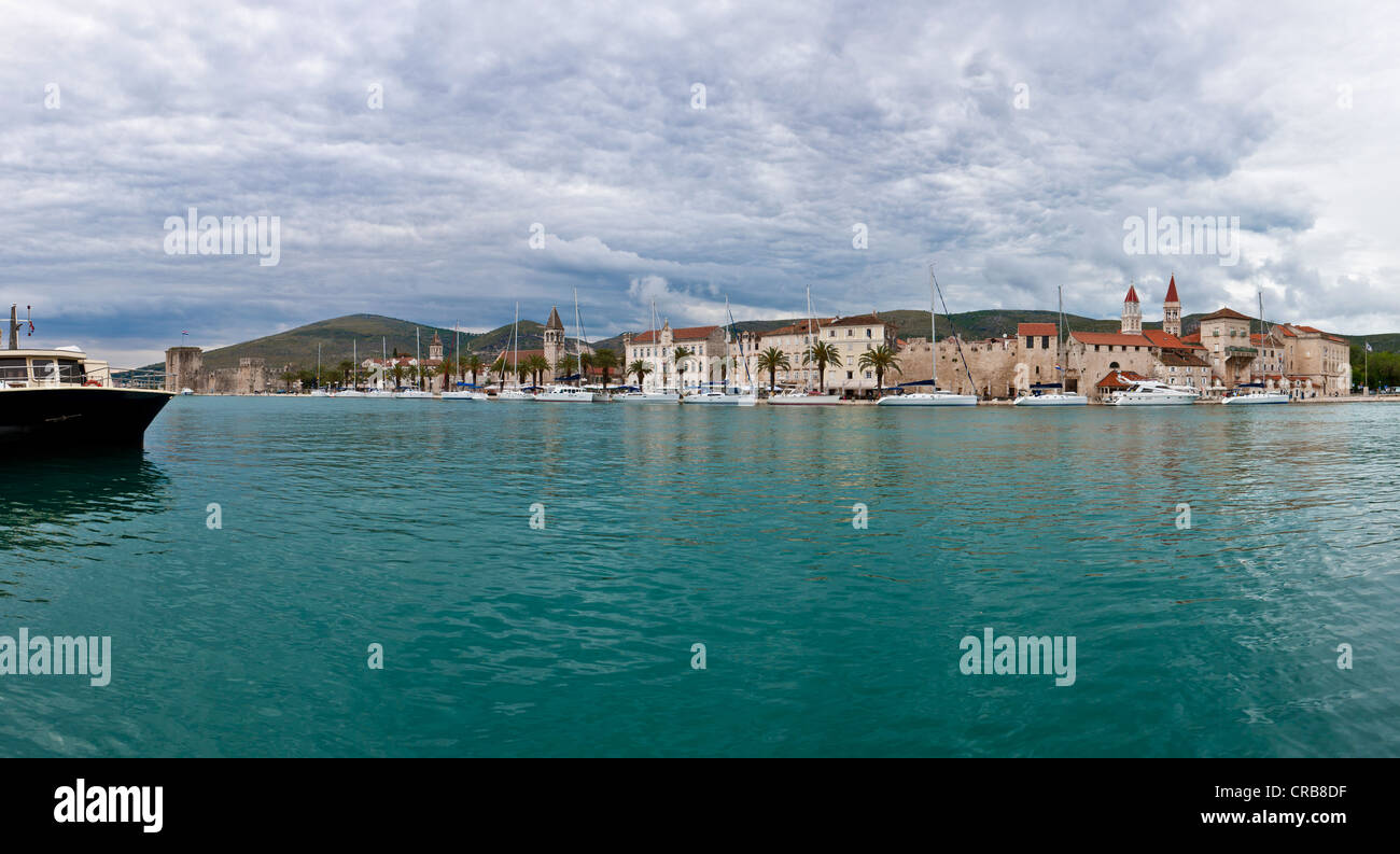Riva promenade and palazzo, historic centre of Trogir, UNESCO World ...