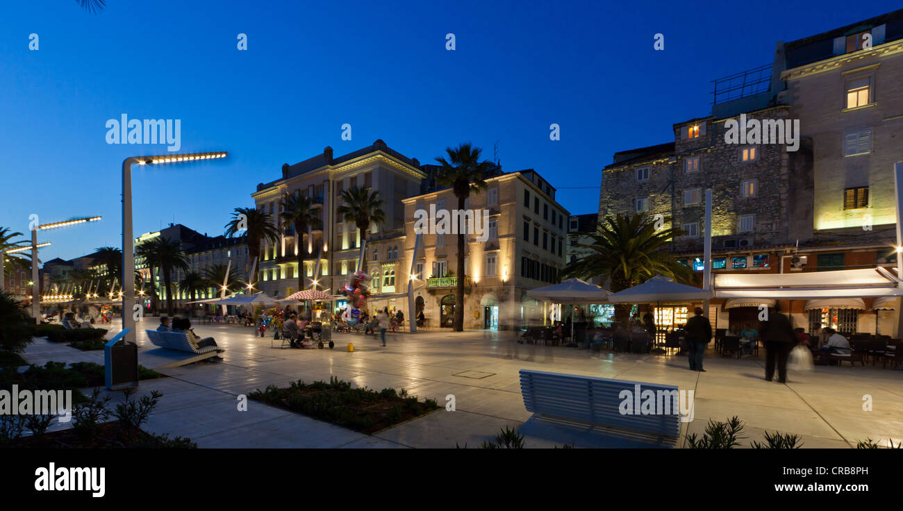 Riva waterside promenade at the harbour of Split, central Dalmatia ...