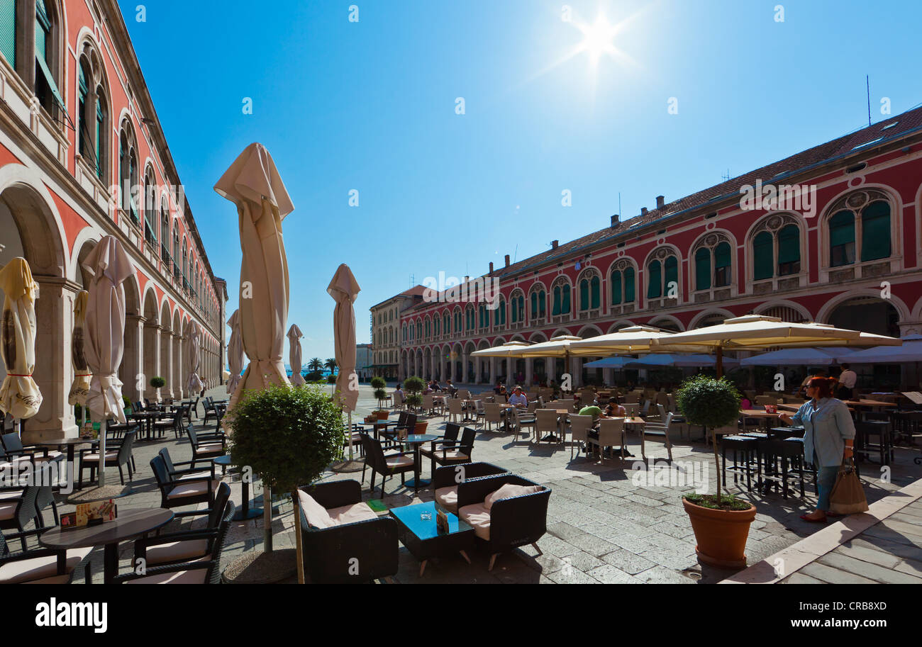 Hotel bellevue trg republike square hi-res stock photography and images ...