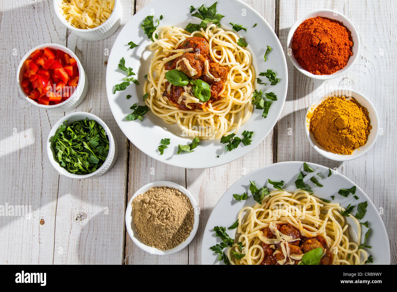 Richly filled dinner of spaghetti Stock Photo - Alamy