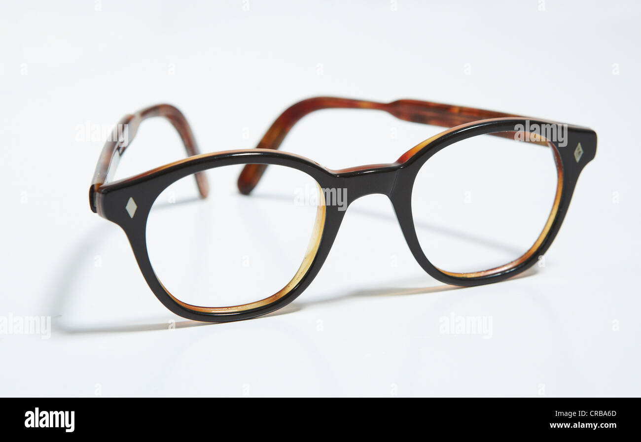 One lens glasses hi-res stock photography and images - Alamy