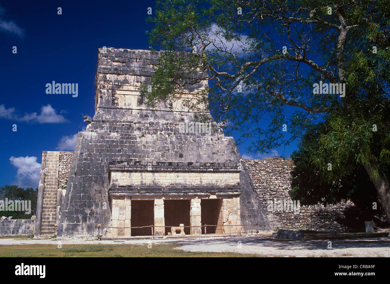 Temple of the Jaguars, Mayan ruins of Chichen Itza, Yucatan, Mexico ...