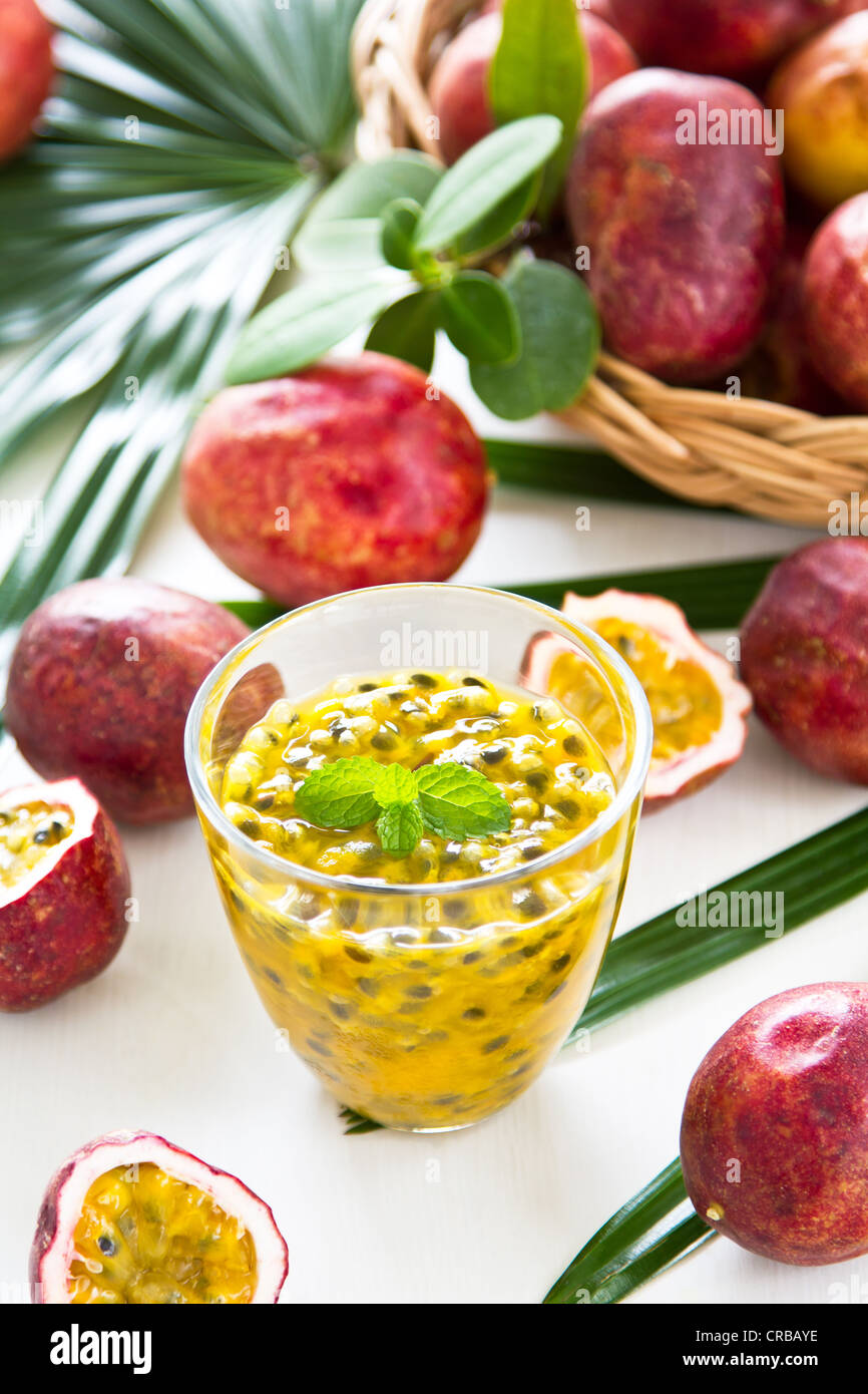 Passion fruit juice Stock Photo - Alamy