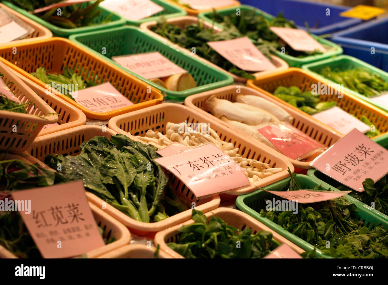 Displayed vegetables hi-res stock photography and images - Alamy