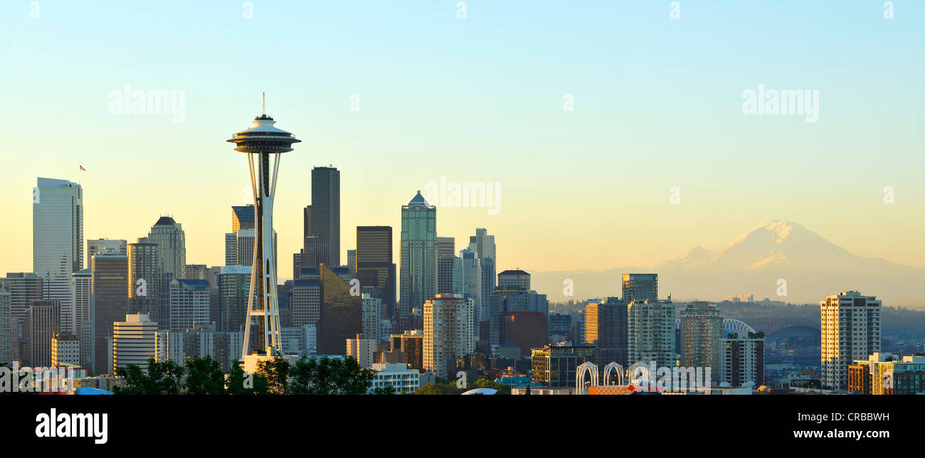 Early morning skyline, Seattle financial district with Space Needle ...