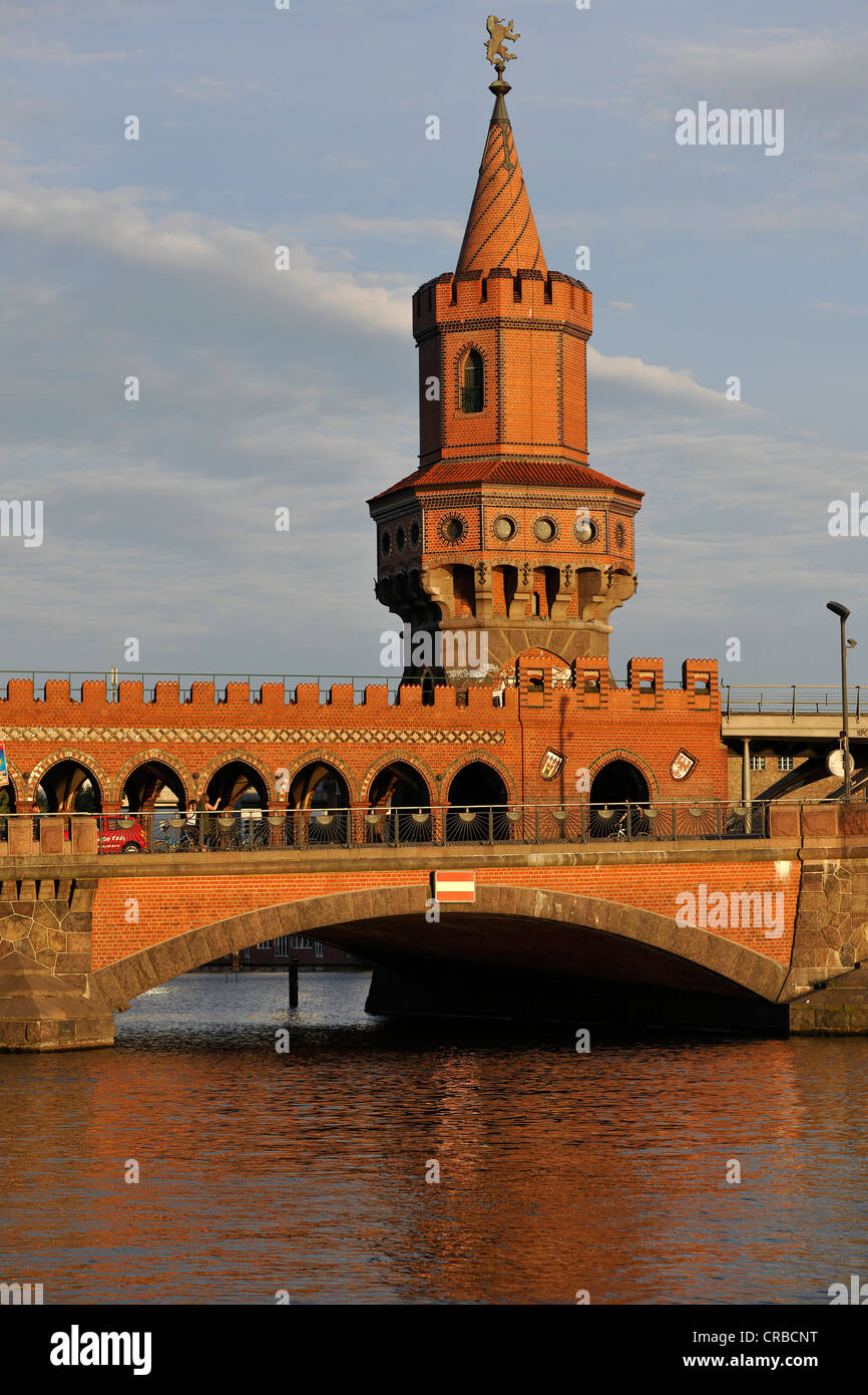 Partial view of Oberbaumbruecke bridge crossing Spree river, evening ...