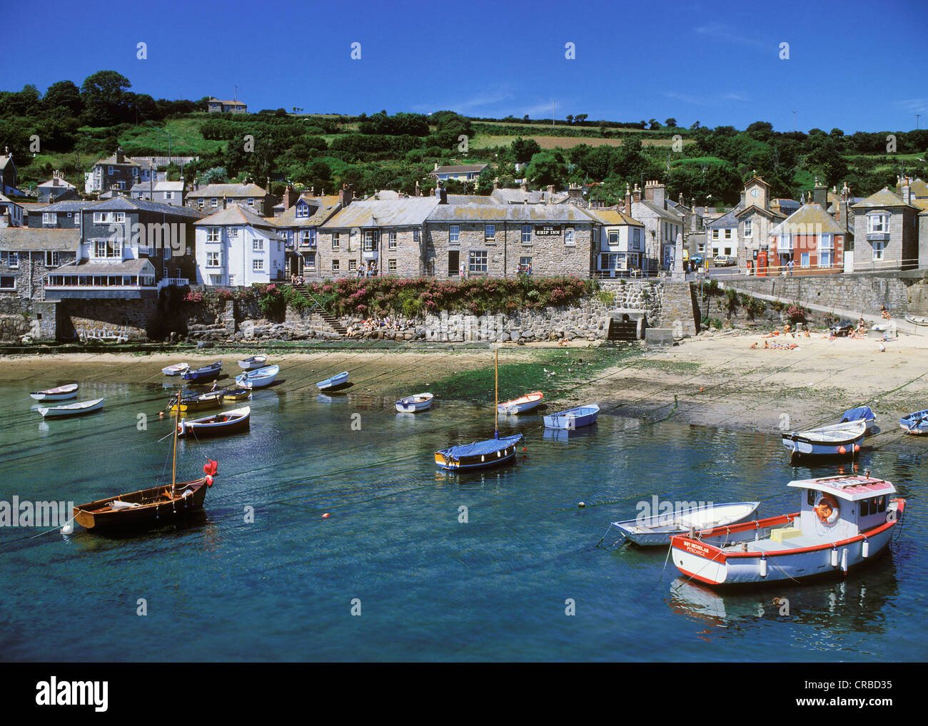 Harbours cornwall hi-res stock photography and images - Alamy
