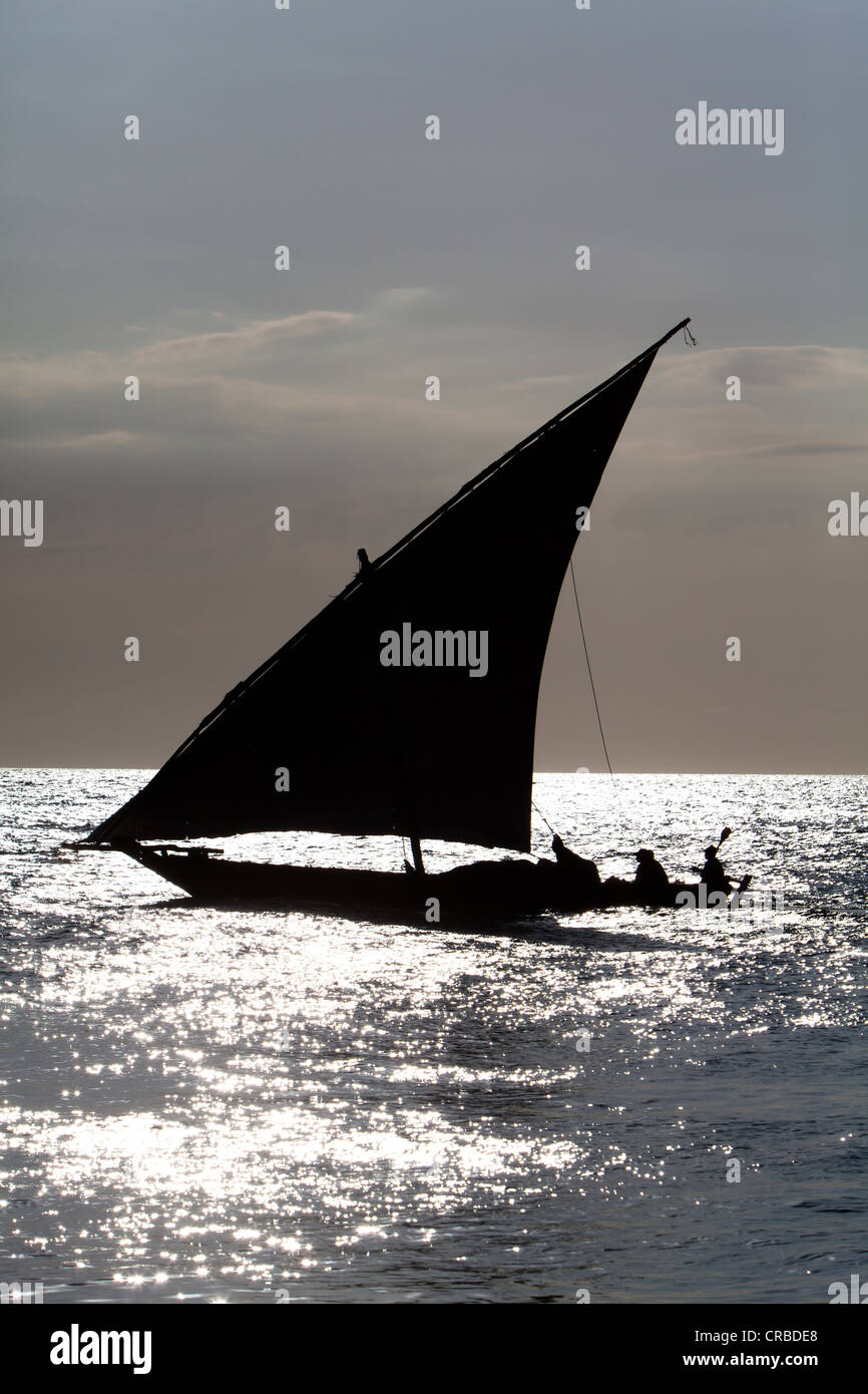 African dhow boats hi-res stock photography and images - Alamy
