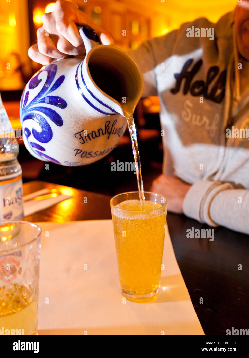 Traditional cider jug and glasses with cider, Frankfurt am Main, Hesse ...