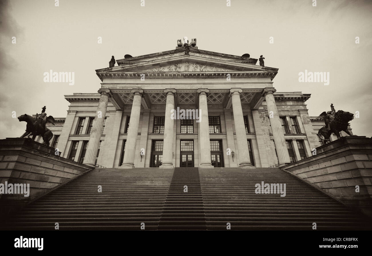 Front facade concert hall hi-res stock photography and images - Alamy