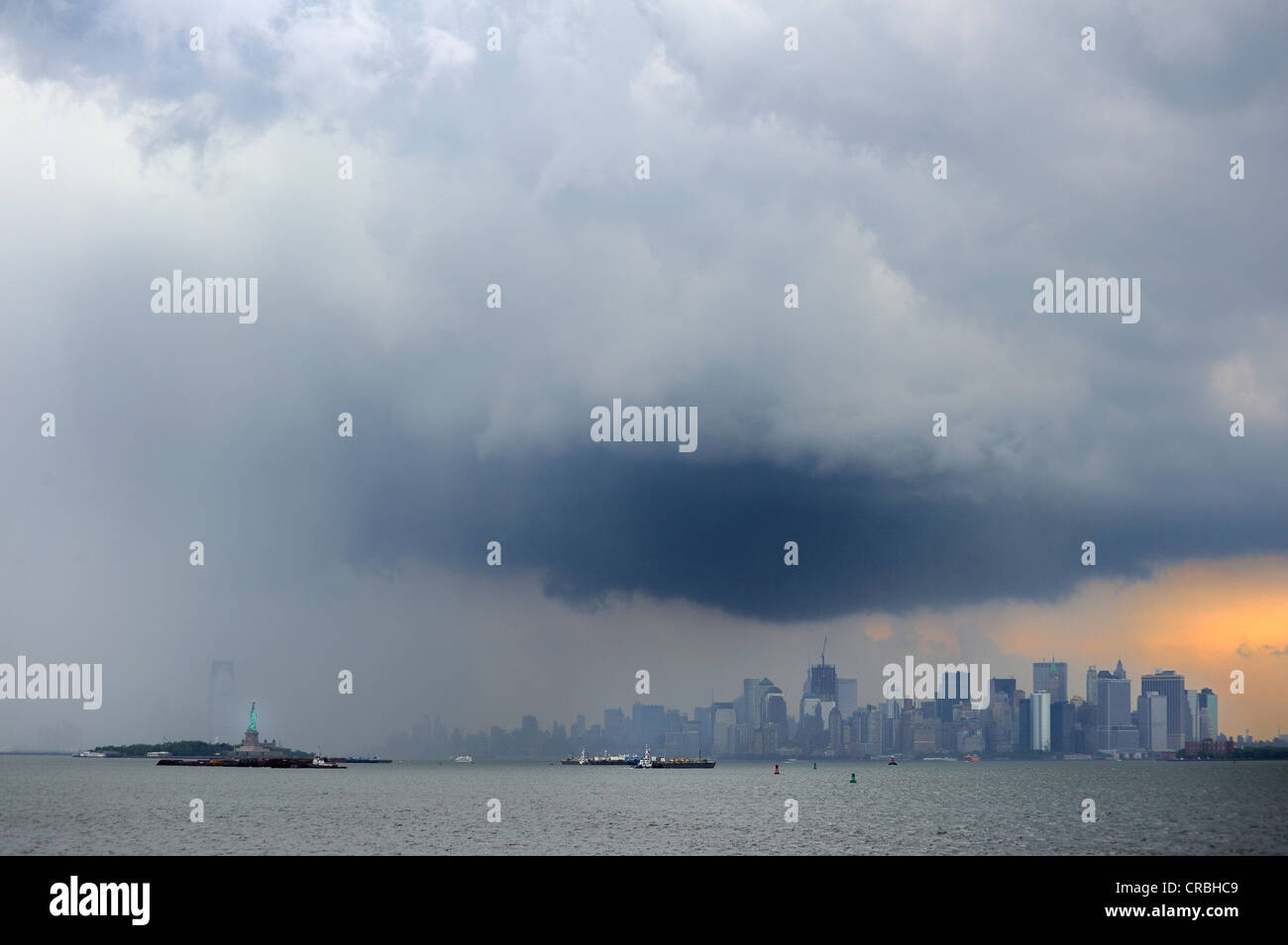 Dark clouds hi-res stock photography and images - Alamy