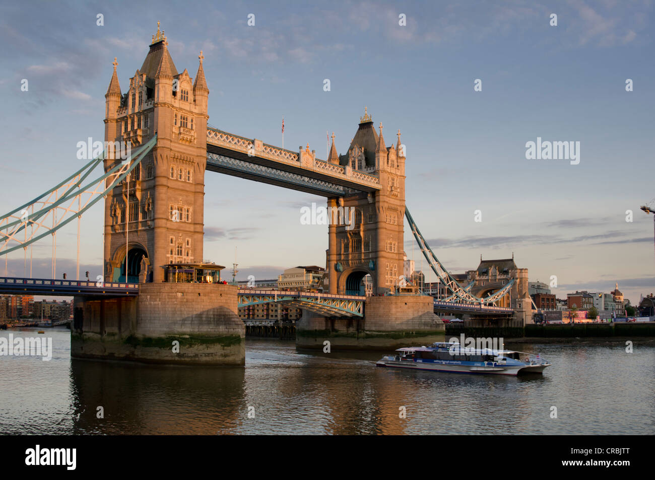Bridge icon hi-res stock photography and images - Alamy