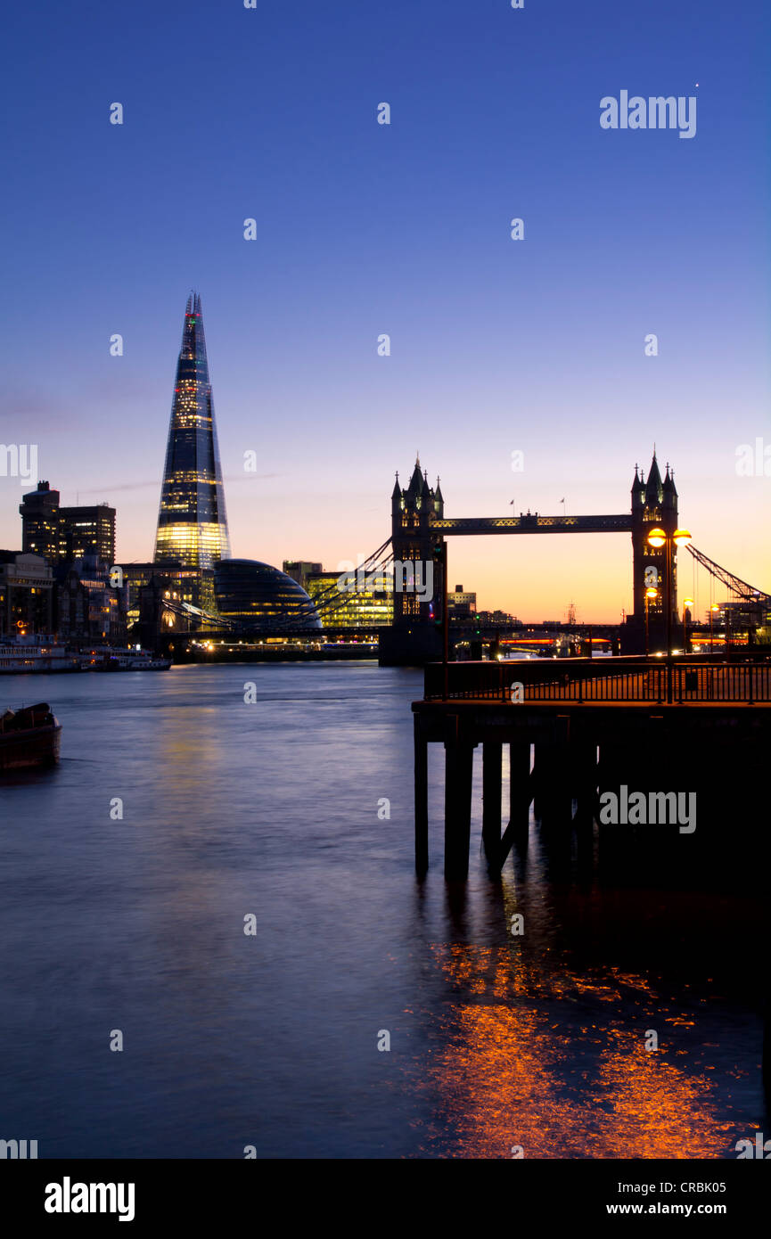 Tower bridge shard night together hi-res stock photography and images ...