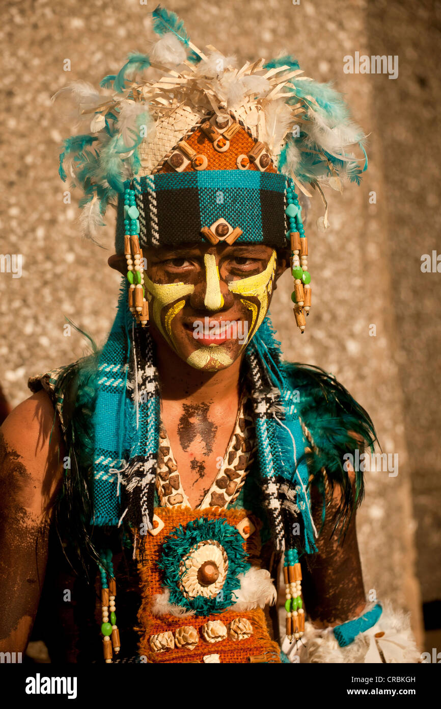 Philippine costume costumes hi-res stock photography and images - Alamy