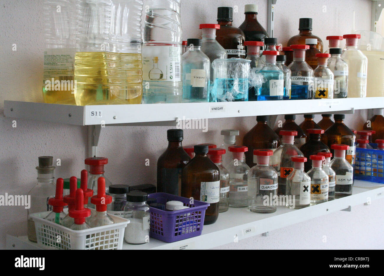 Science lab hi-res stock photography and images - Alamy