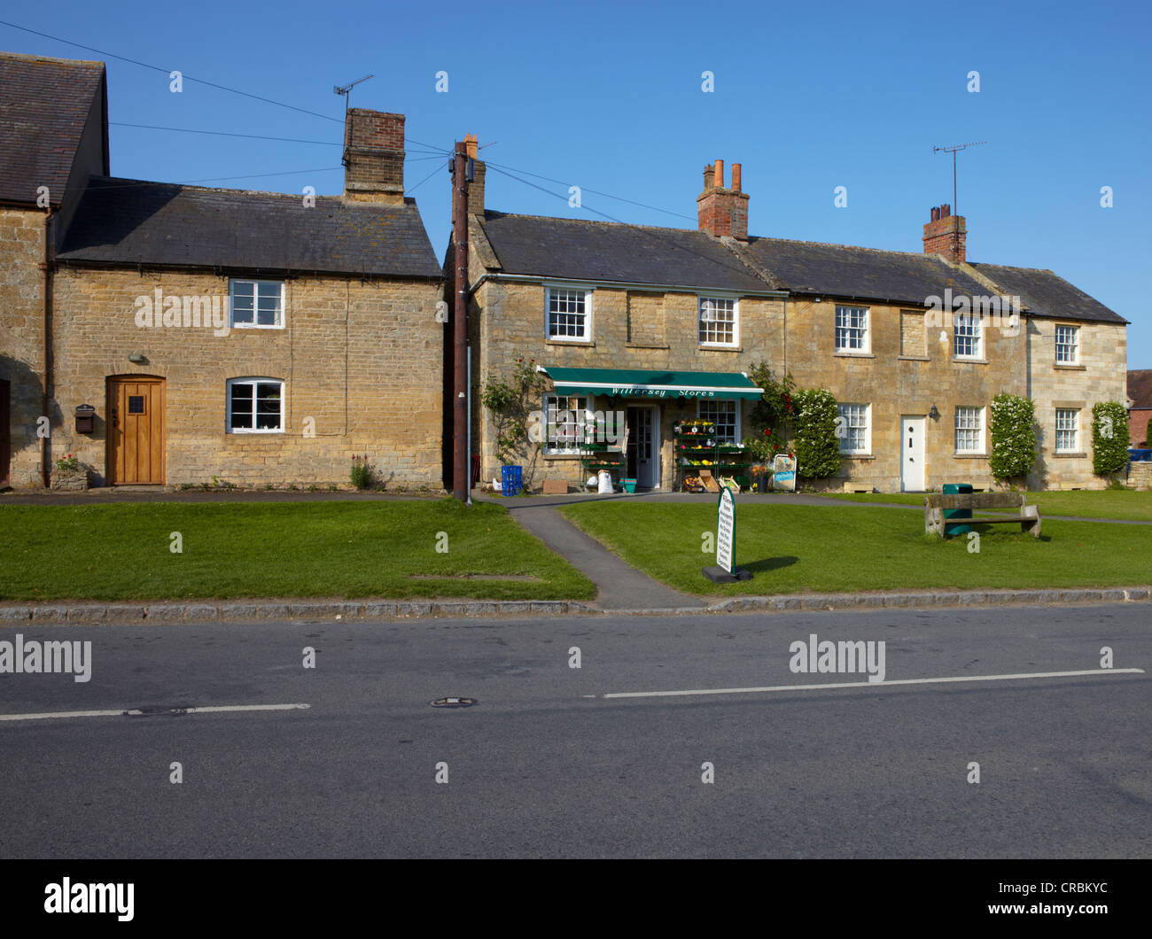 A street scene from the Cotswold Village of Willersey Stock Photo - Alamy