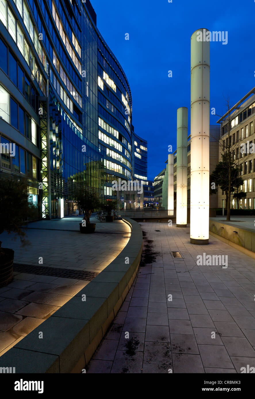 The Frankfurter Welle, a wave-shaped modern office building, designed ...