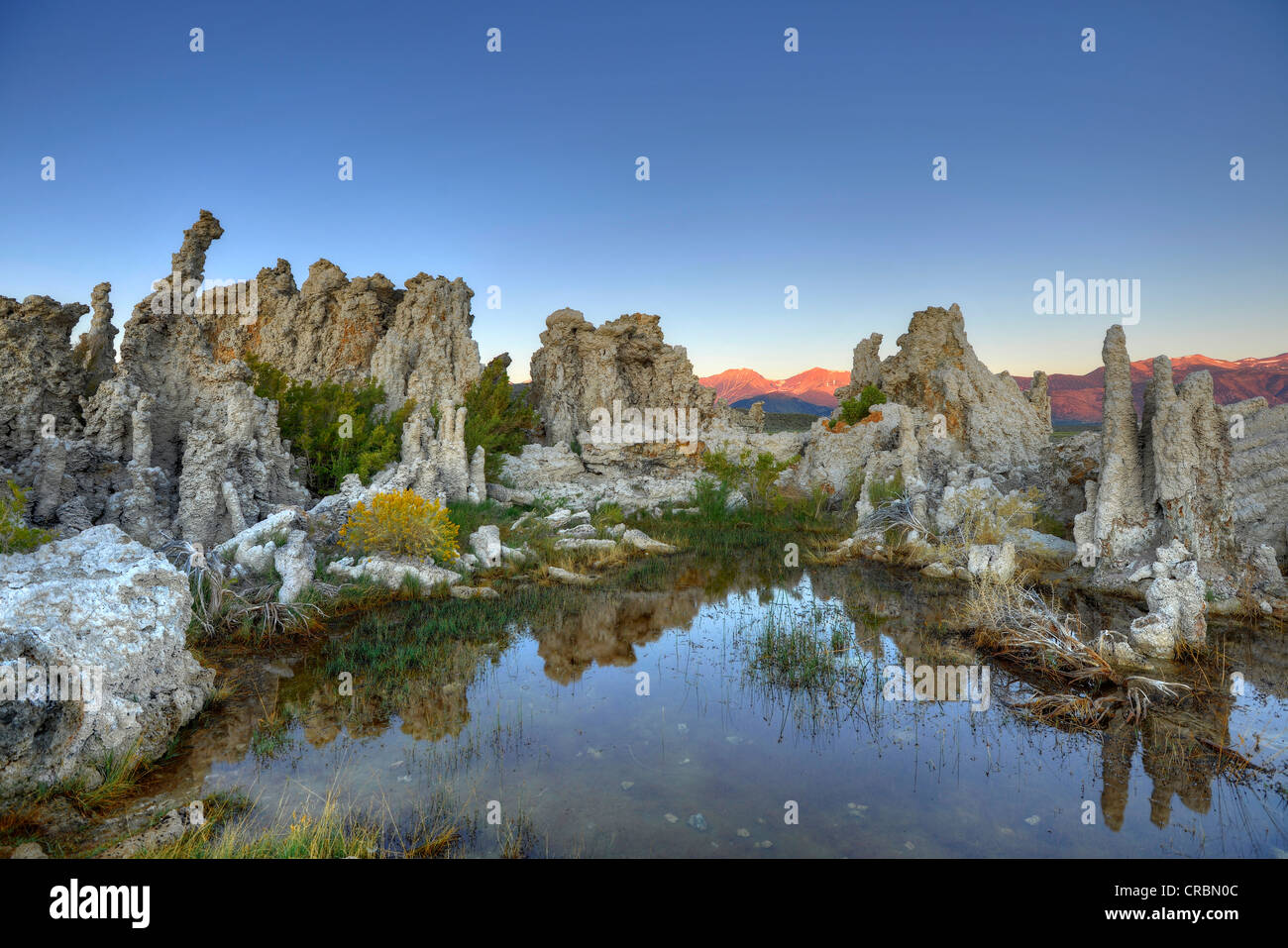 Sunrise tufa formations mono hi-res stock photography and images - Alamy