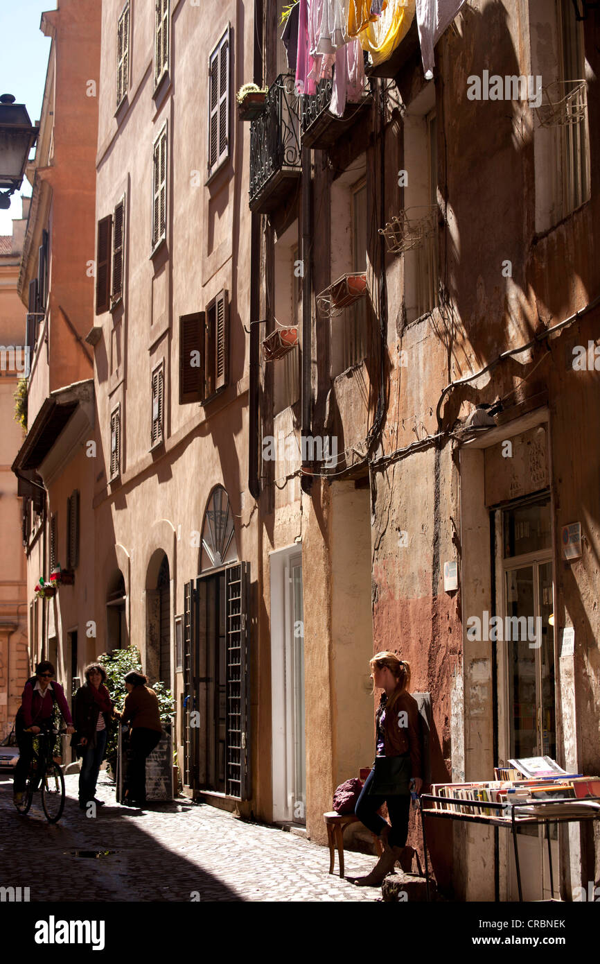 Via della reginella rome hi-res stock photography and images - Alamy