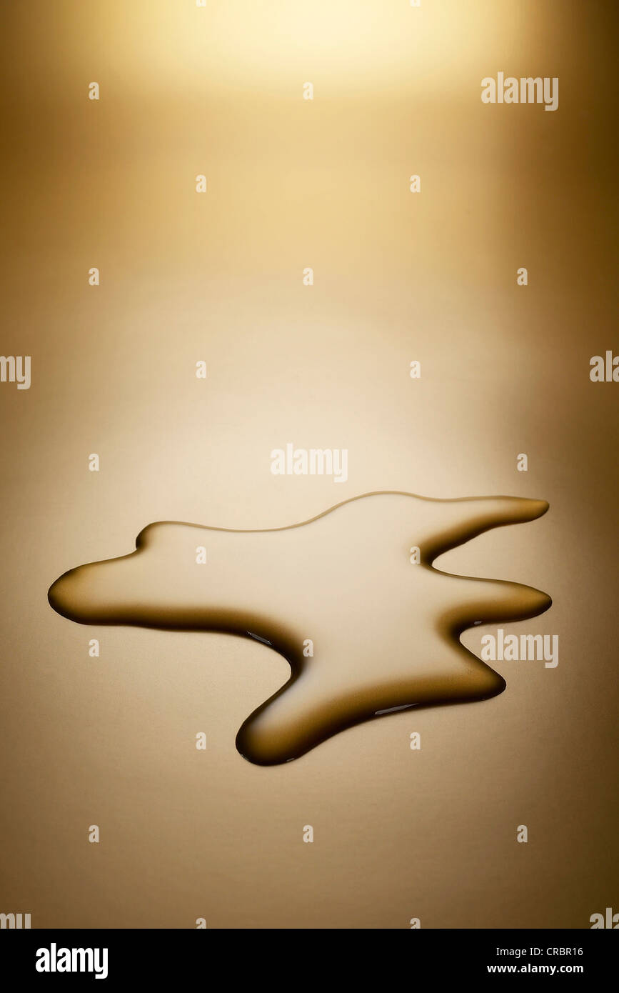 Spilled water on countertop Stock Photo - Alamy