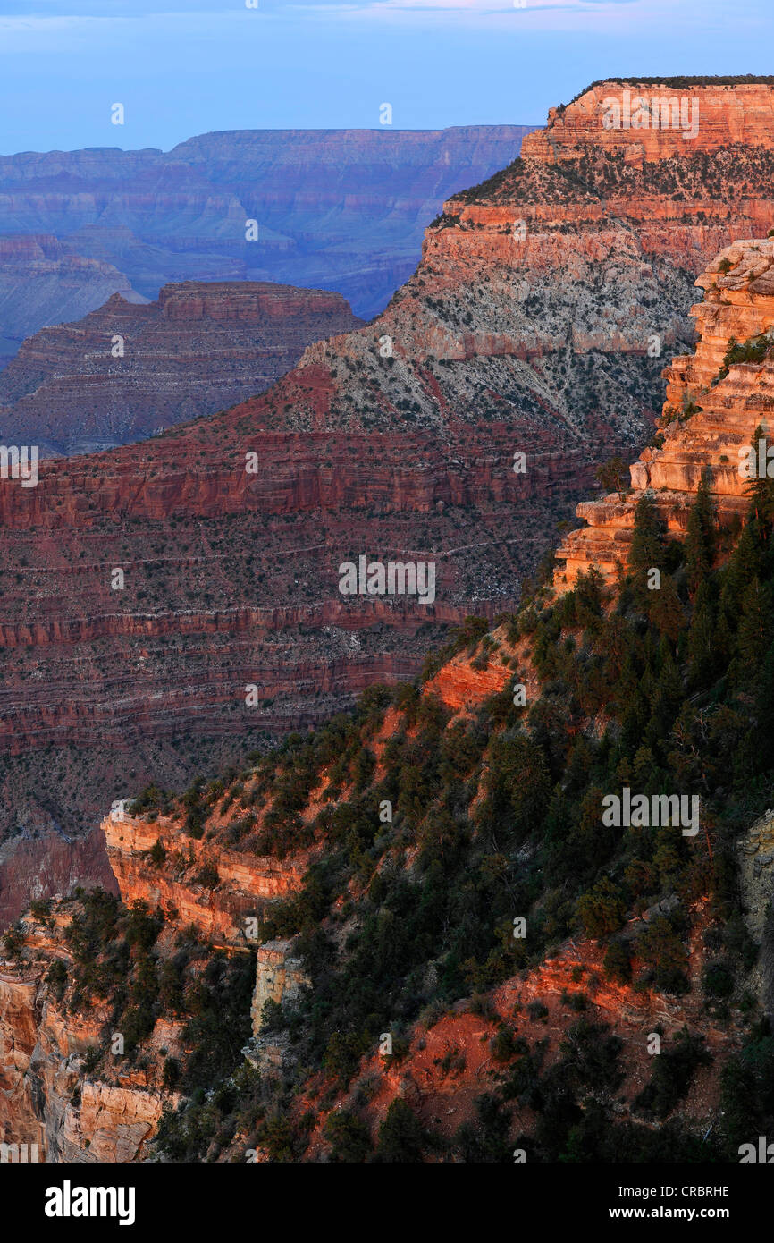 View of Mather Point at sunset from Yavapai Point, Desert Palisades ...
