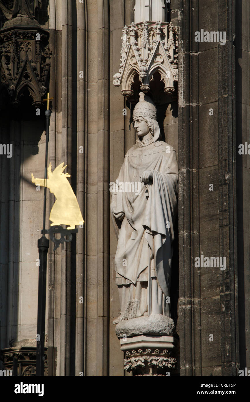 Statue of a saint on Cologne Cathedral, Cologne, North Rhine-Westphalia ...