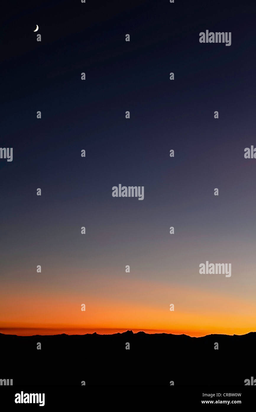 Crescent moon illuminated setting hi-res stock photography and images ...