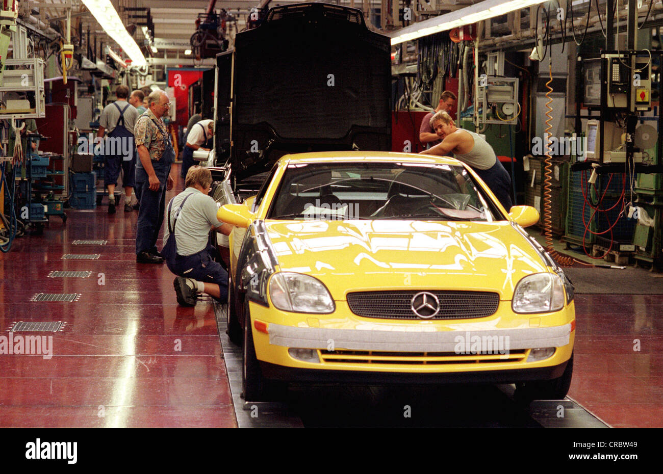 Production of the Mercedes SL, DaimlerChrysler AG, Bremen, Germany Stock Photo - Alamy