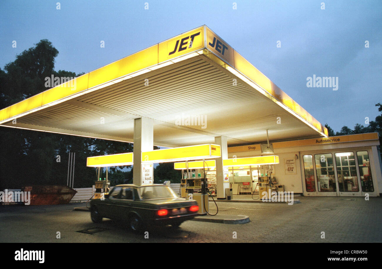 Jet petrol station hi-res stock photography and images - Alamy