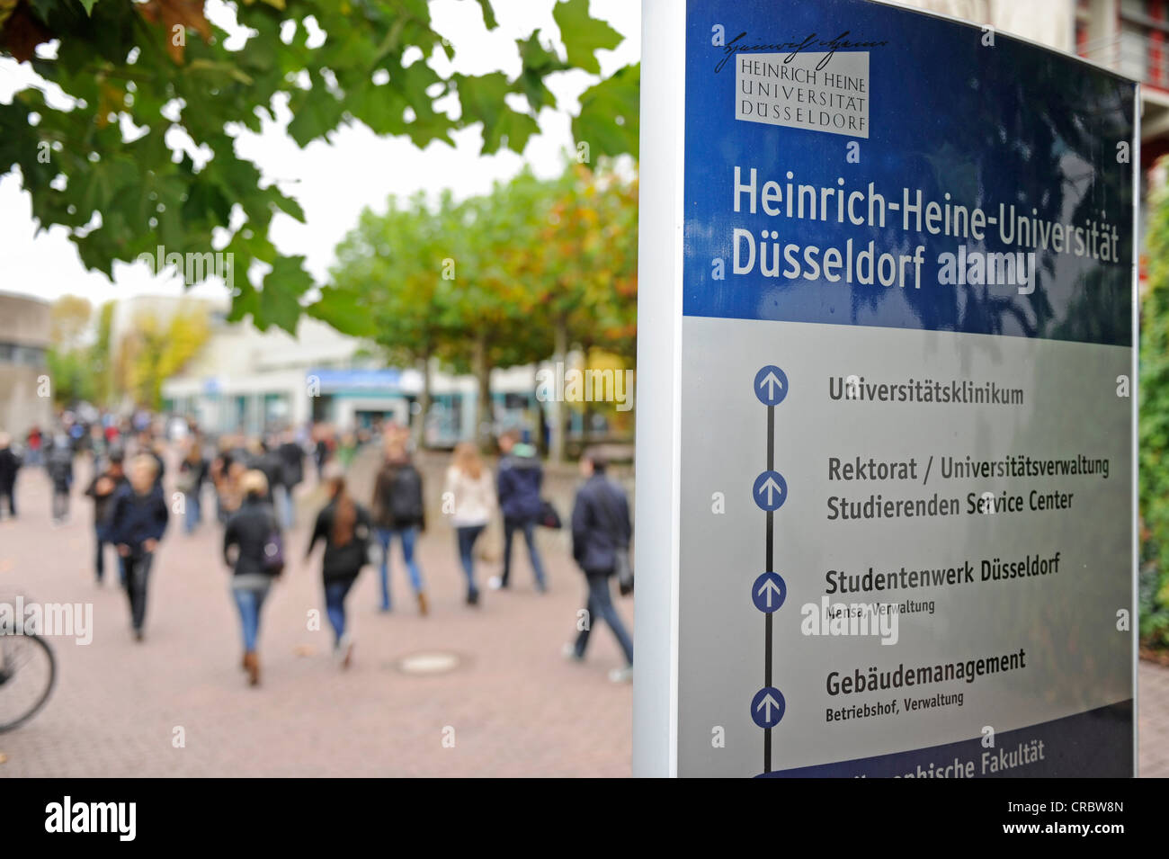 Start of university, freshers week, welcoming new students to ...