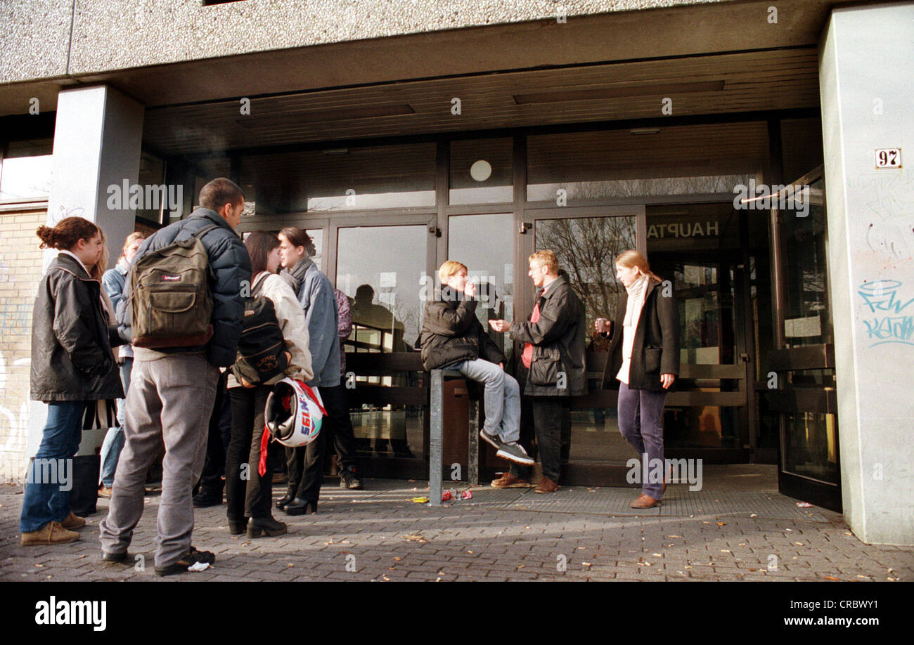 High school graduates (Gymnasiale advanced), Bremen, Germany Stock ...
