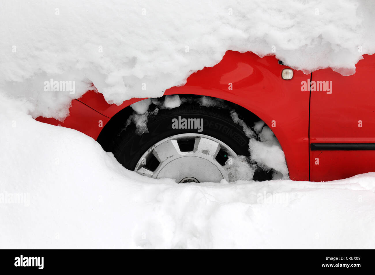 Snowed in car Stock Photo - Alamy