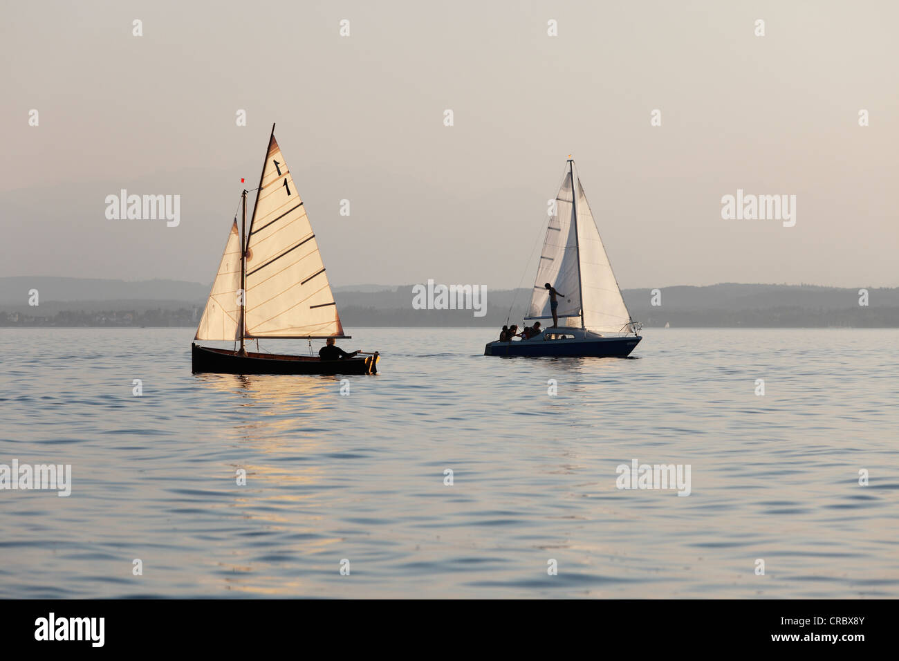 Five boats sailing hi-res stock photography and images - Alamy