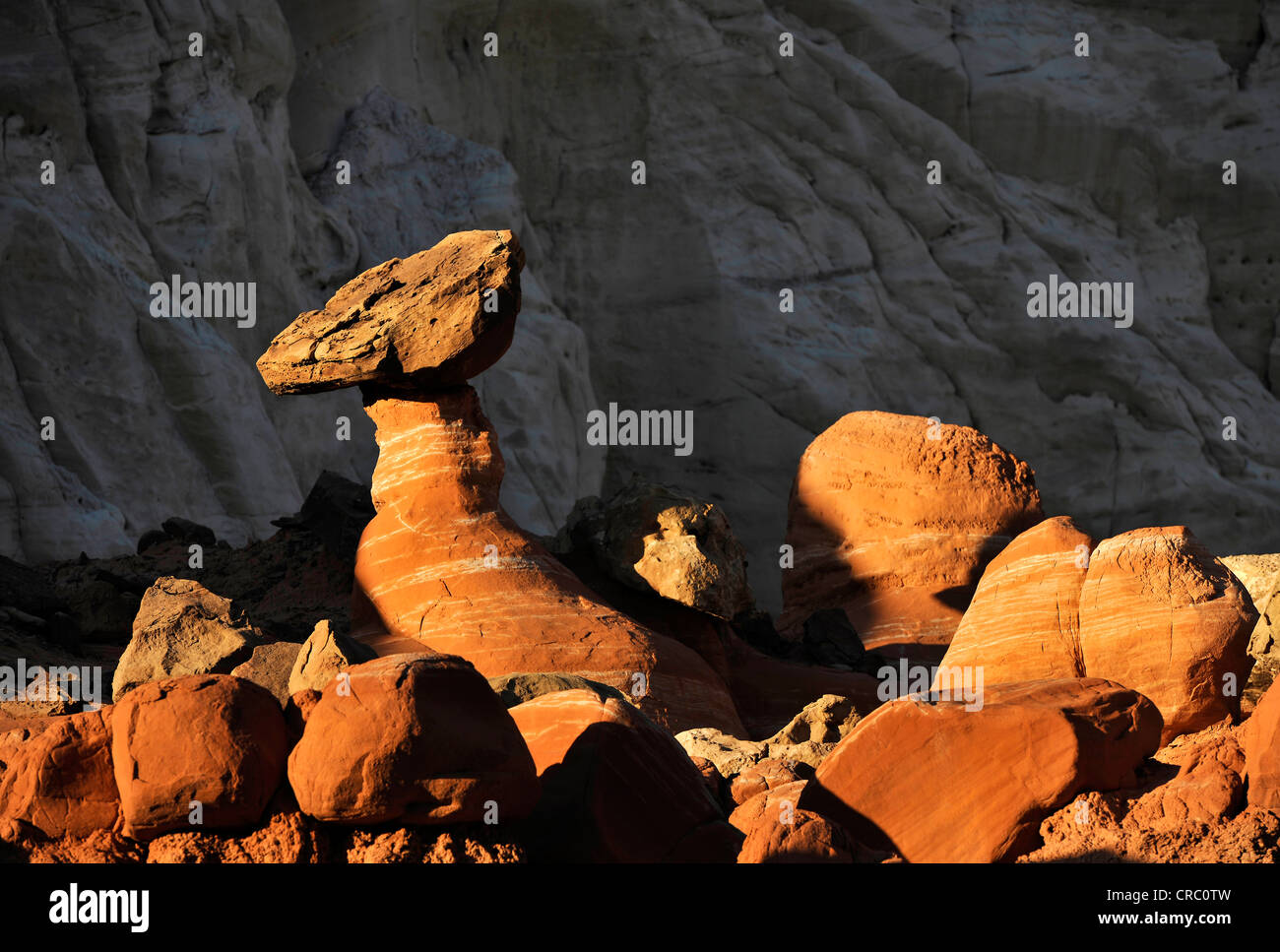 Red Hoodoos, toadstool hoodoos, rimrocks, Grand Staircase Escalante ...