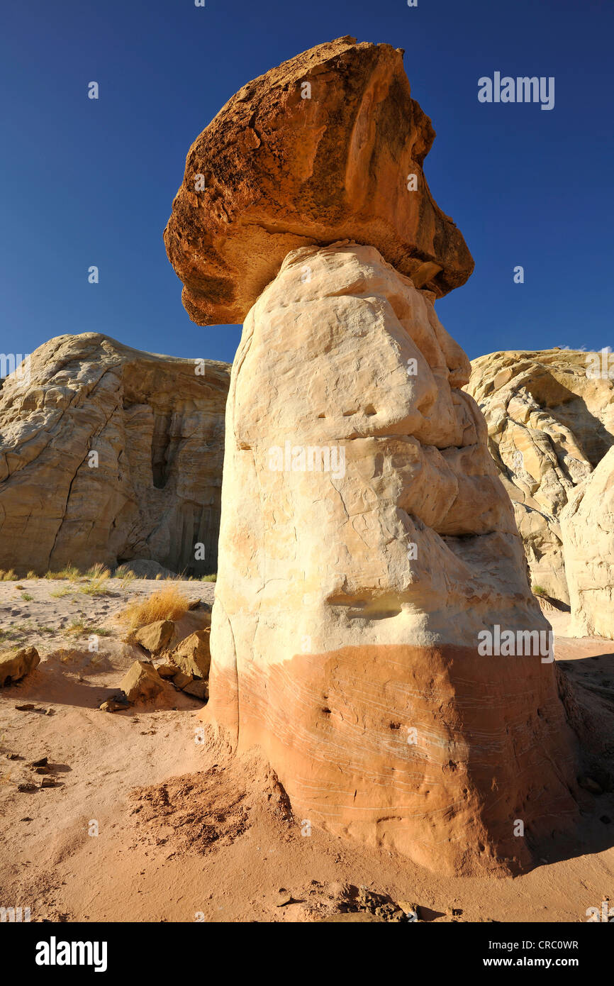 White Hoodoos, toadstool hoodoos, rimrocks, Grand Staircase Escalante ...