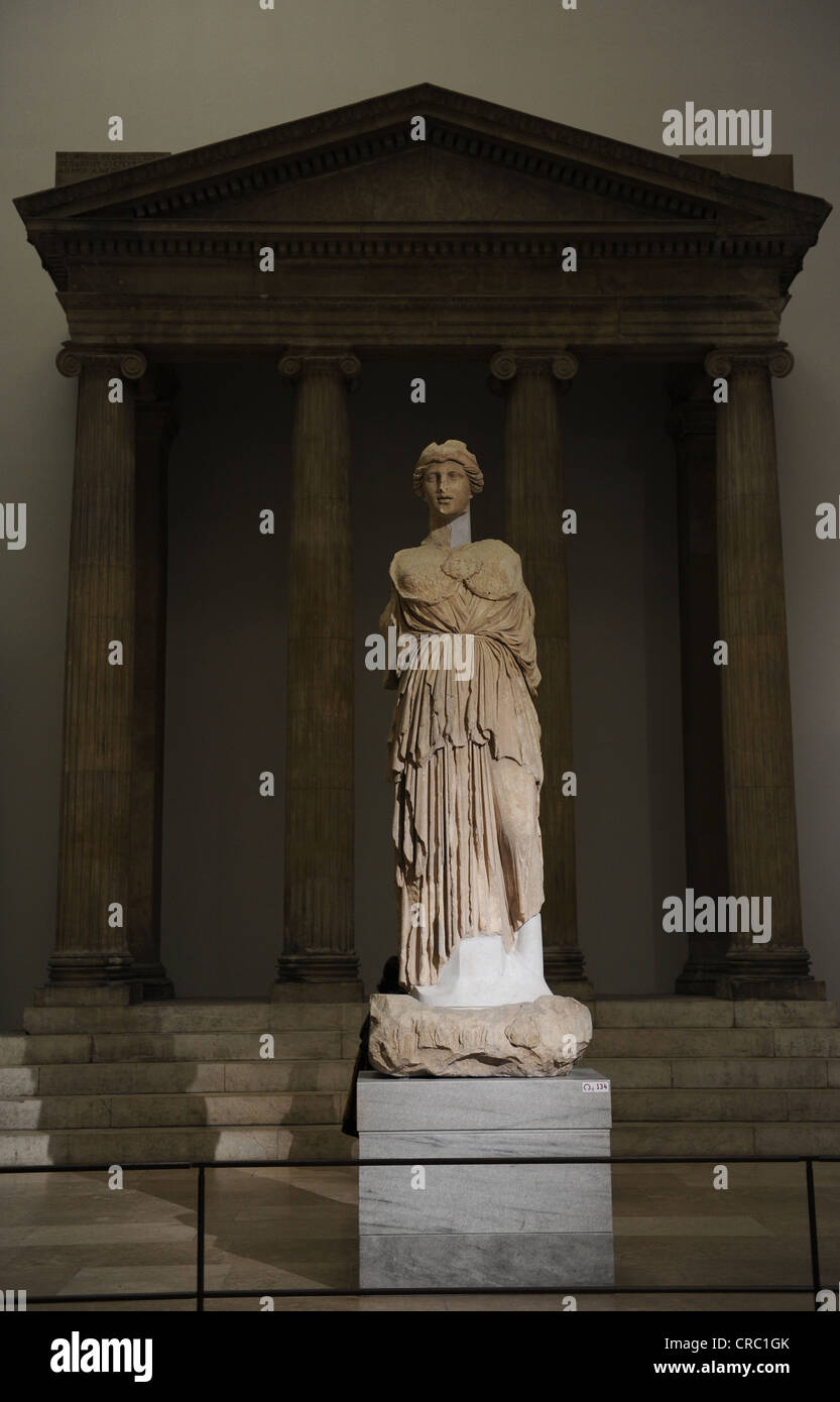 Statue of Athena Parthenos. Marble. Copy of Phidias. 2nd century BC ...
