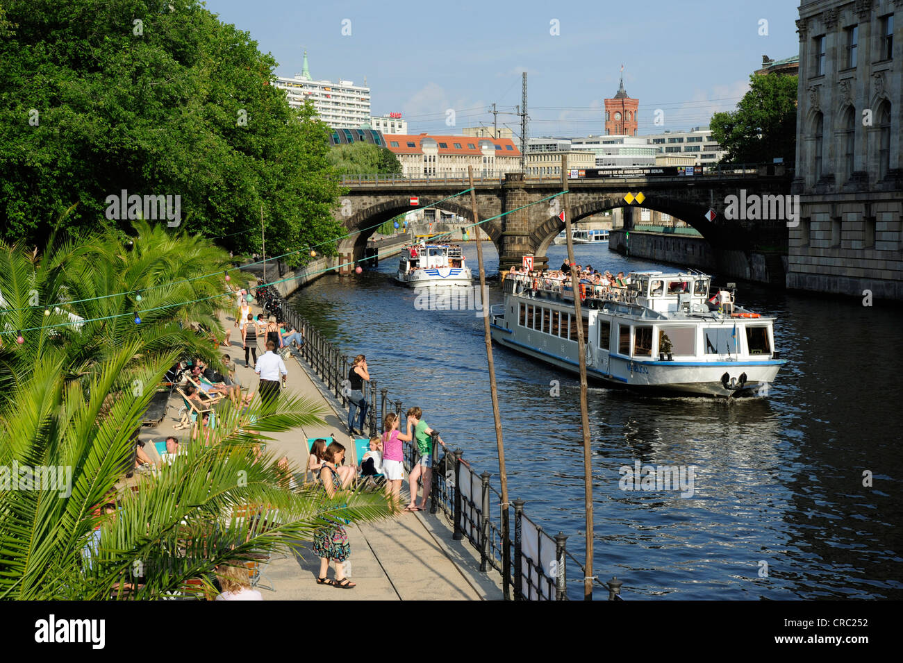 Mitte spreeufer hi-res stock photography and images - Alamy
