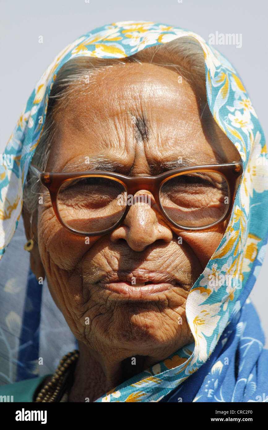 Maharashtrian women hi-res stock photography and images - Alamy