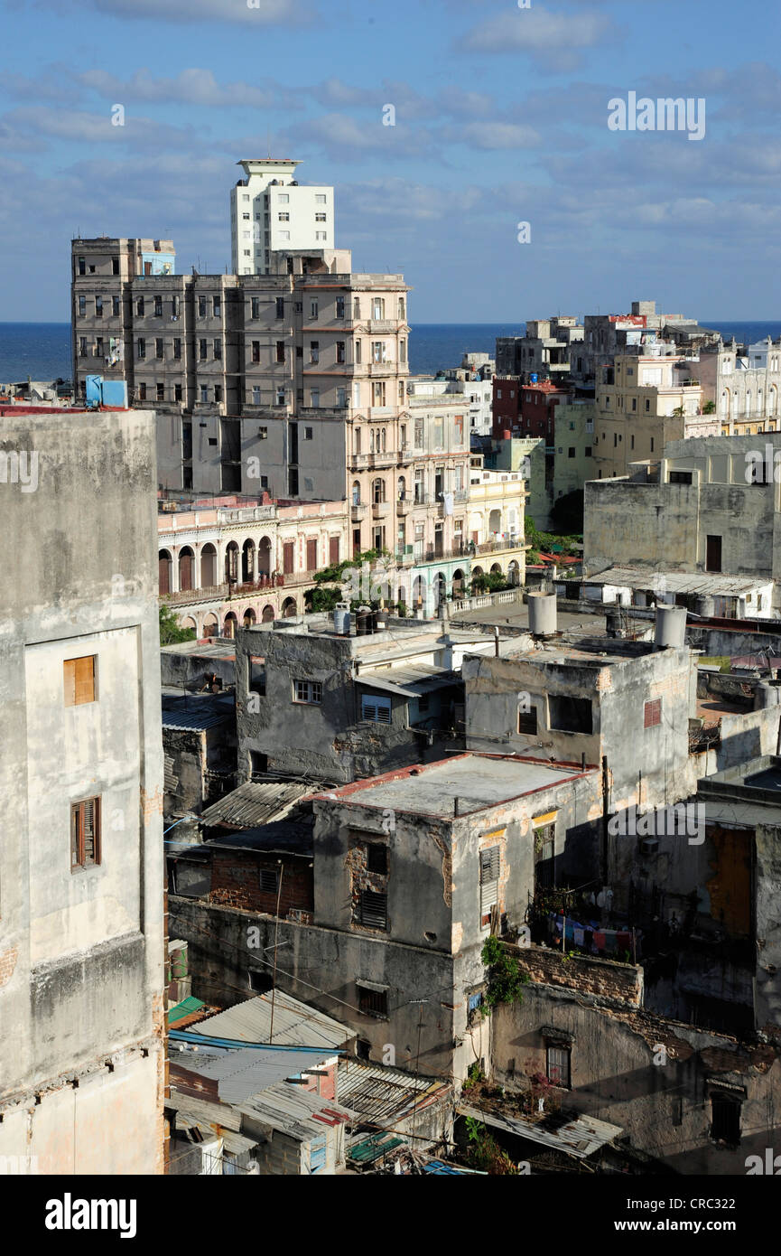 Havana roofs hi-res stock photography and images - Alamy