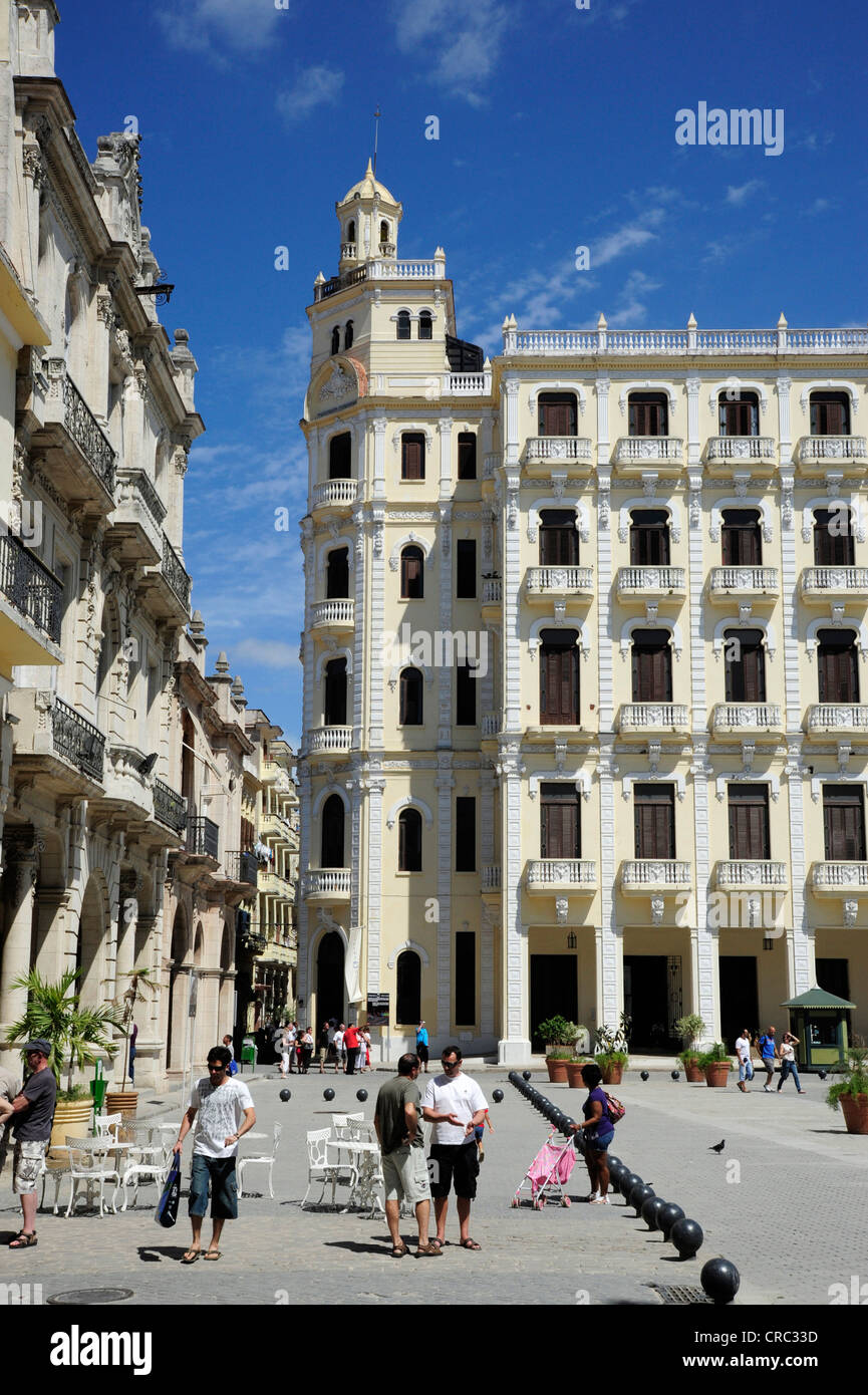 Plaza Vieja square in the historic district of Havana, Habana Vieja ...