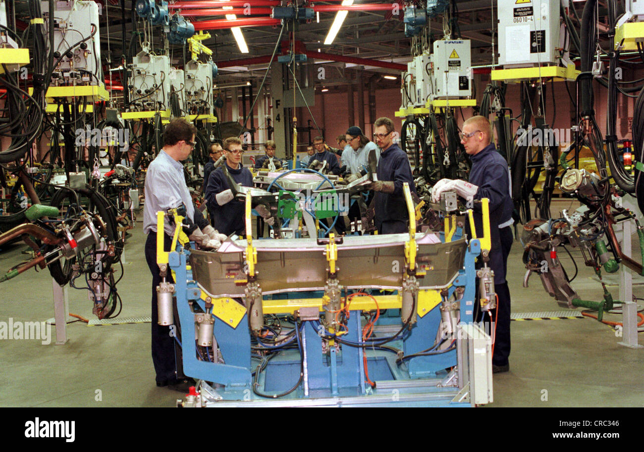 Production of the Opel Astra Classic Polska SA in Gliwice, Poland Stock ...
