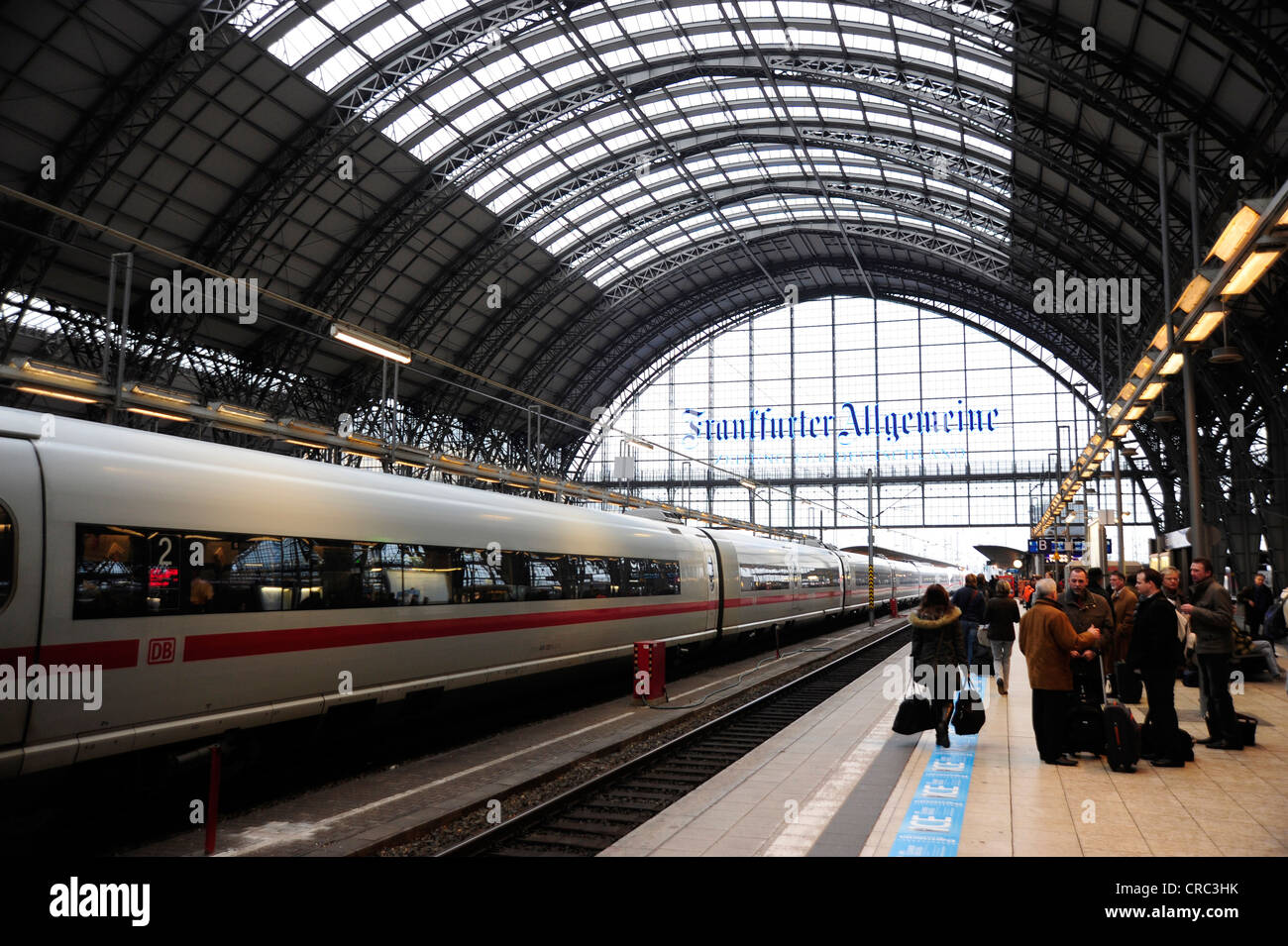 Platform, ICE train at the central railway station, Frankfurt am Main ...
