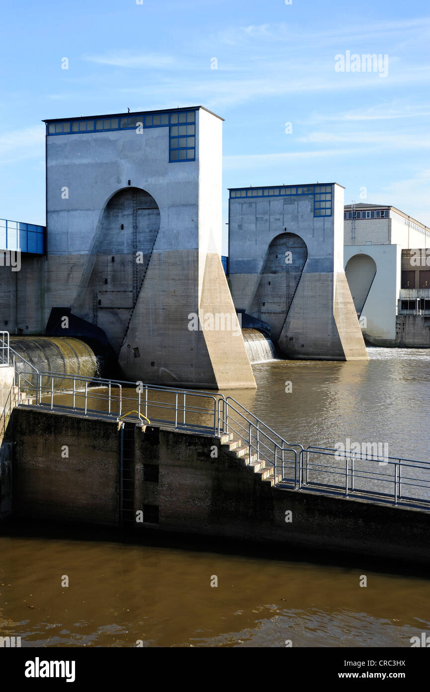 Electricity generation by hydraulic power at the Griesheim barrage, dam ...