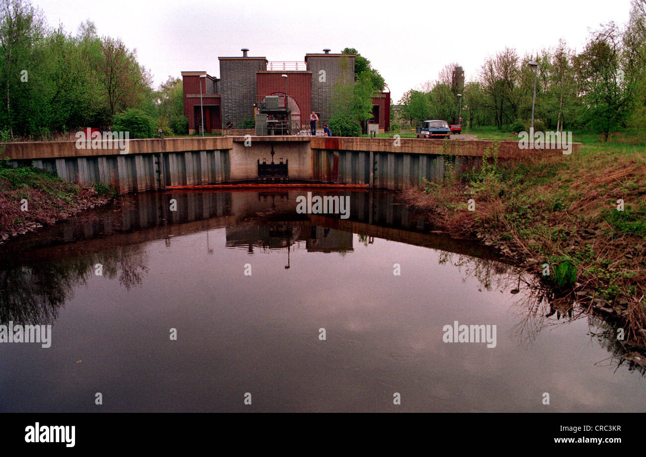 Water company hi-res stock photography and images - Alamy