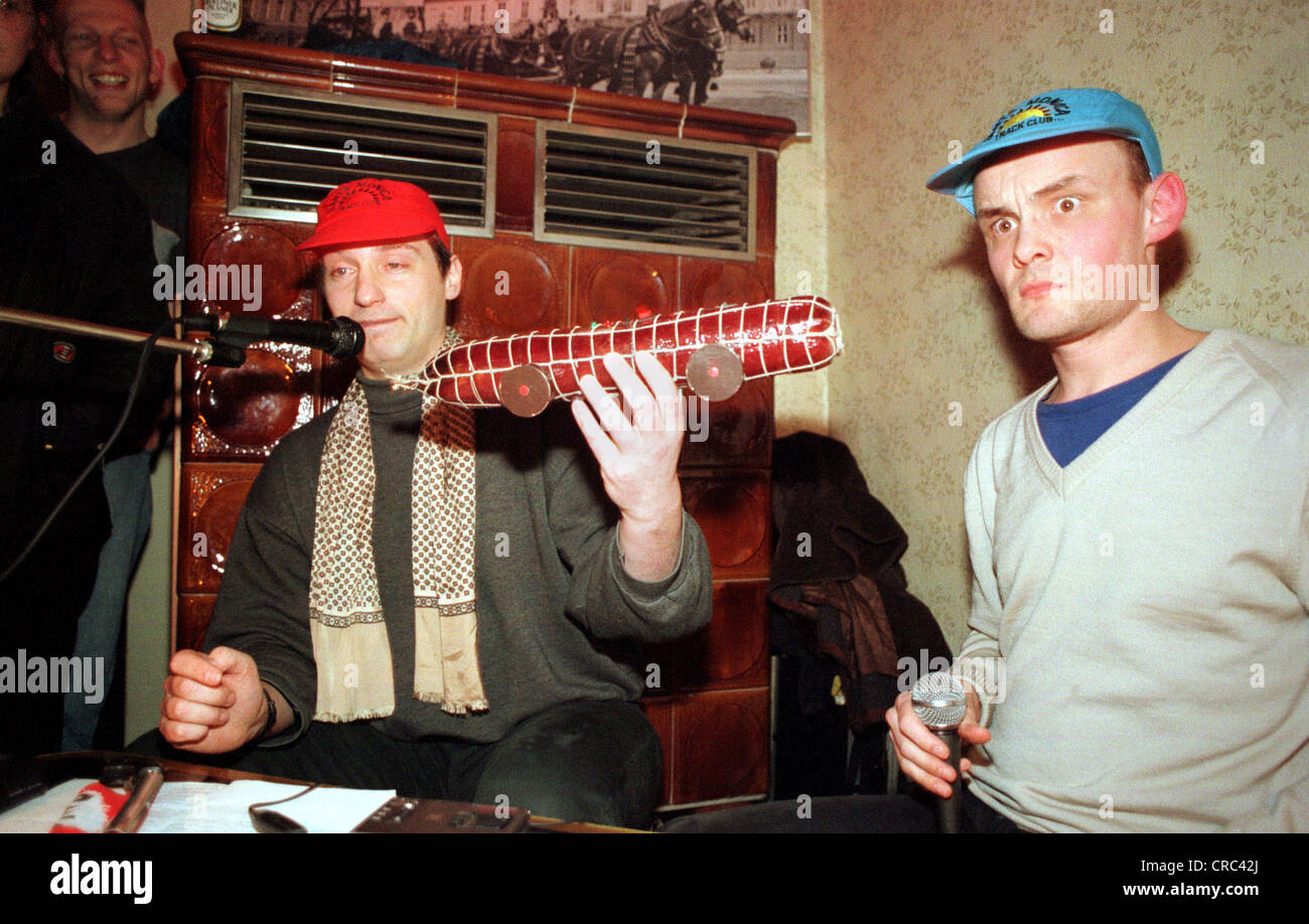 Cabaret performer hi-res stock photography and images - Alamy