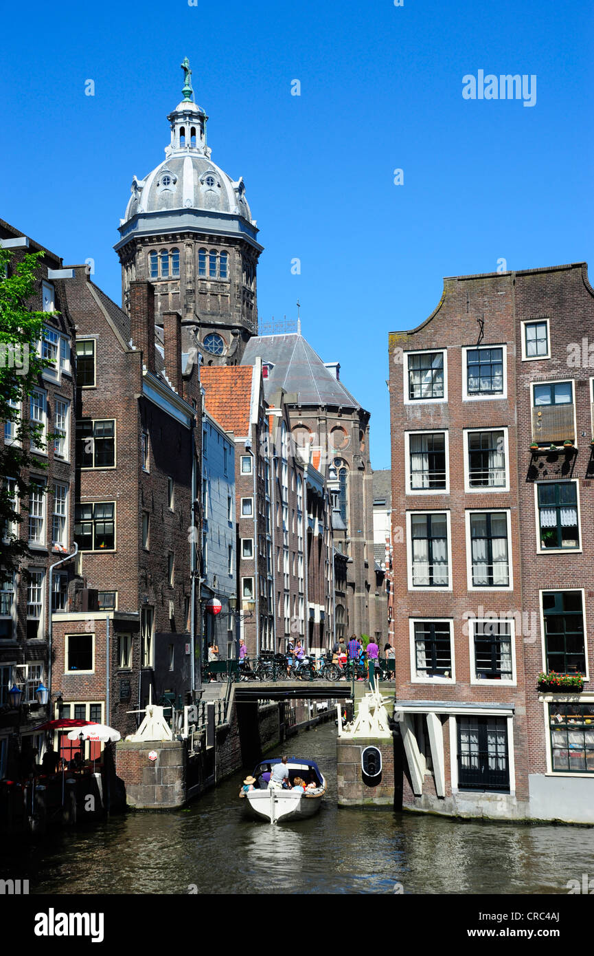 Zeedijk amsterdam hi-res stock photography and images - Alamy