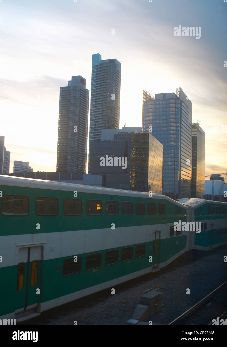 Commuter train with skyline hi-res stock photography and images - Alamy