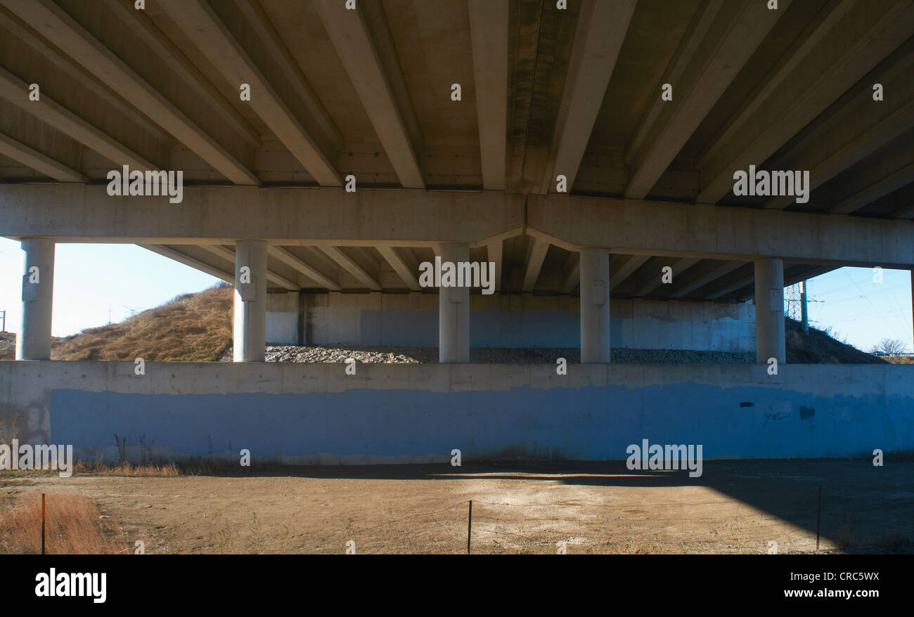 Color daytime structure road hi-res stock photography and images - Alamy